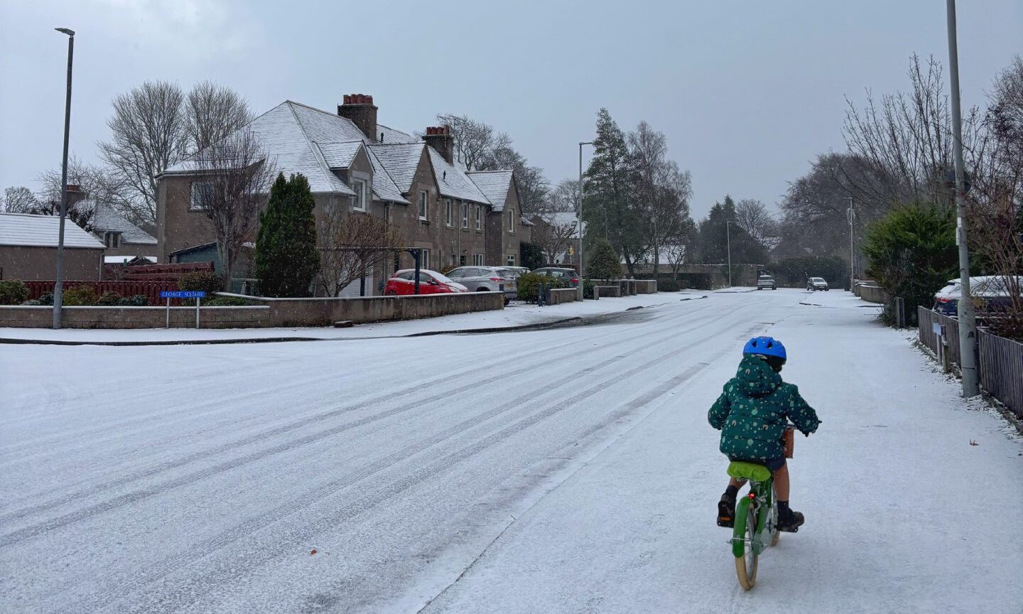 Schools closed in North as Met Office warns of lightning snow