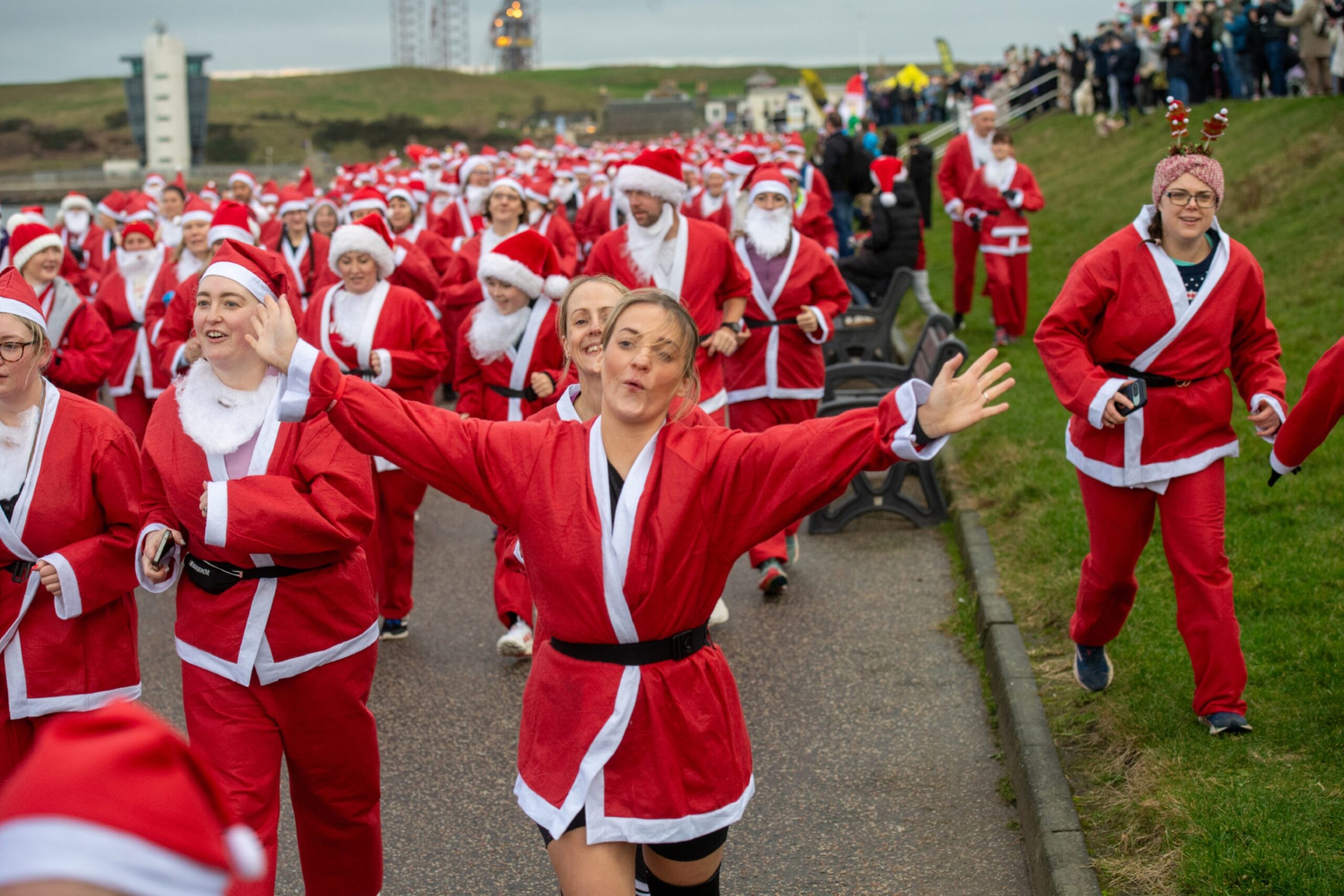 Aberdeen Santa Run 5k brings festive spirit to beachfront