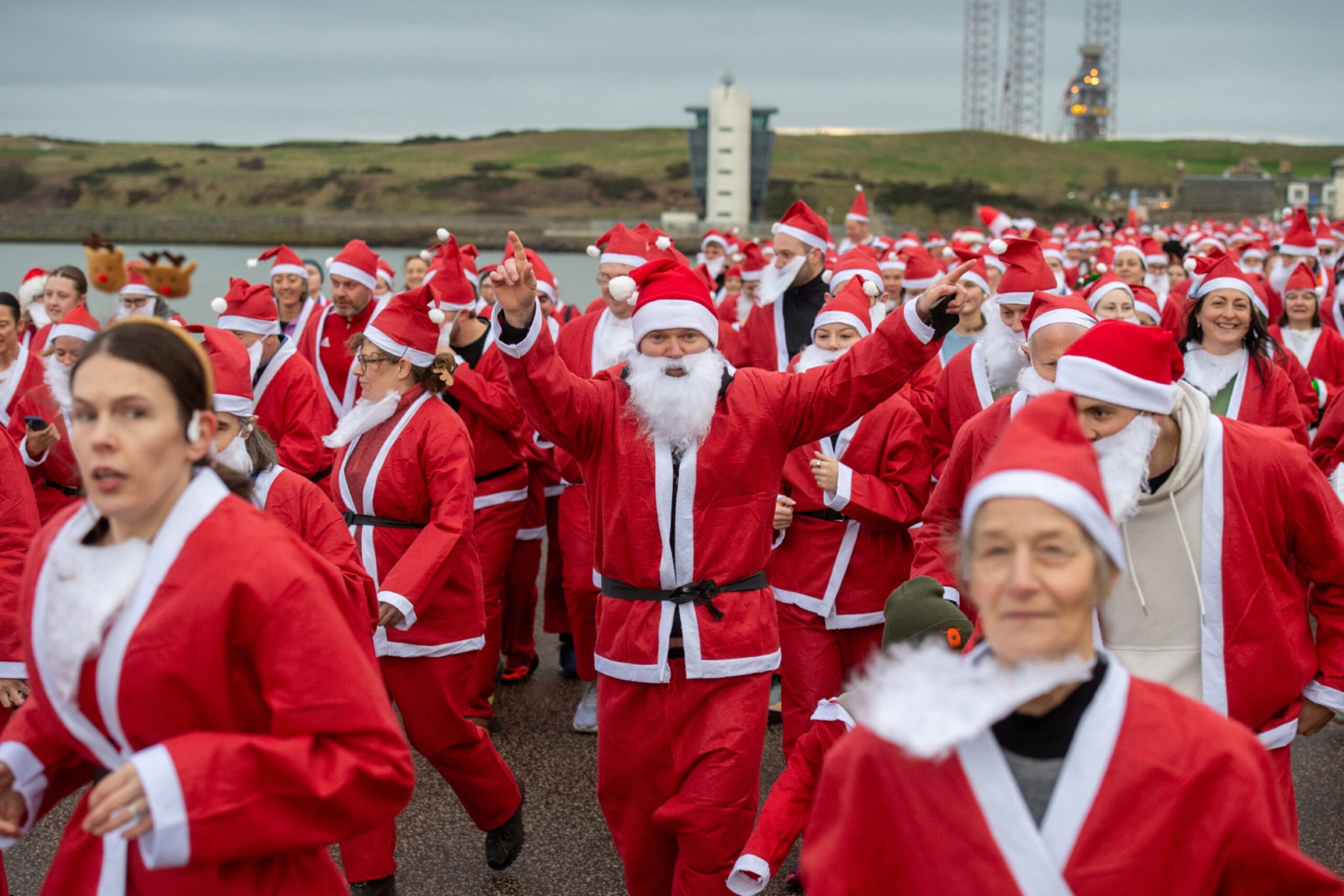 Aberdeen Santa Run 5k brings festive spirit to beachfront