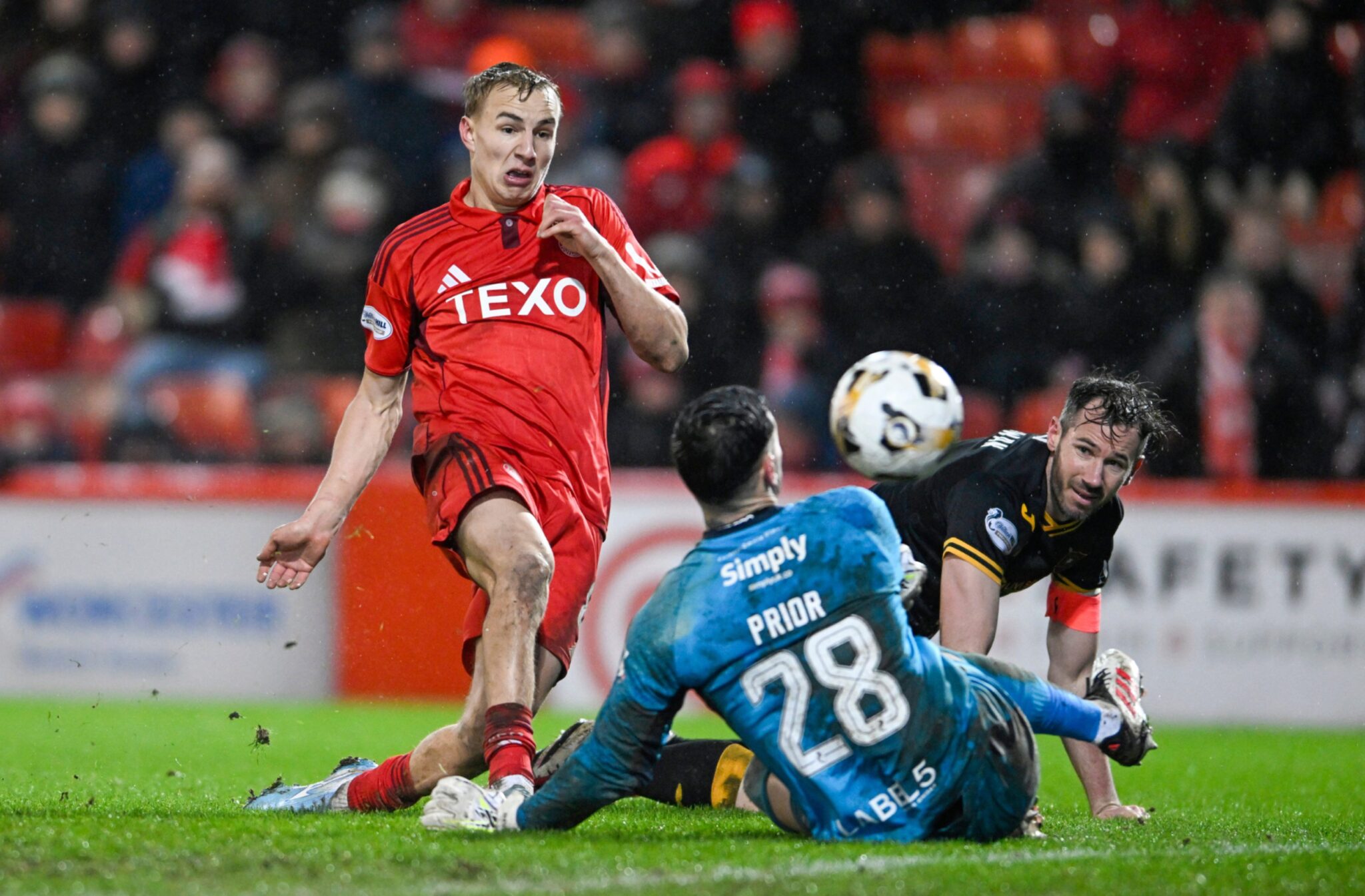 Aberdeen FC left-back jersey Mitchel Frame's to lose - Peter Leven