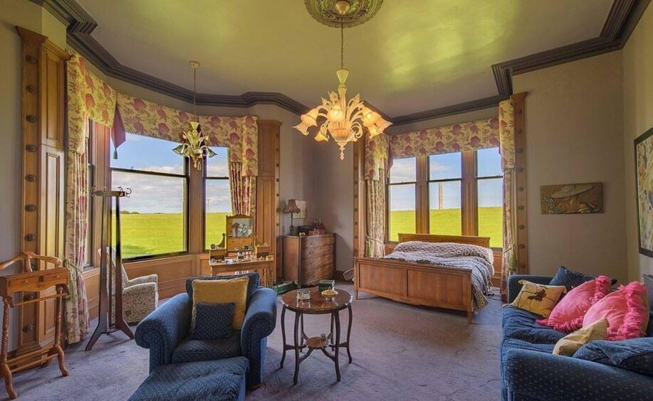 Unique Aberdeenshire mansion to go to auction for £900k