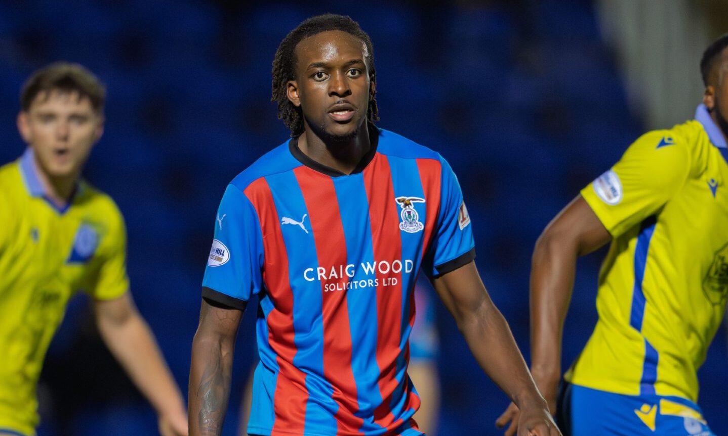 Caley Thistle's Chanka Zimba on goal chase with Alfie Bavidge