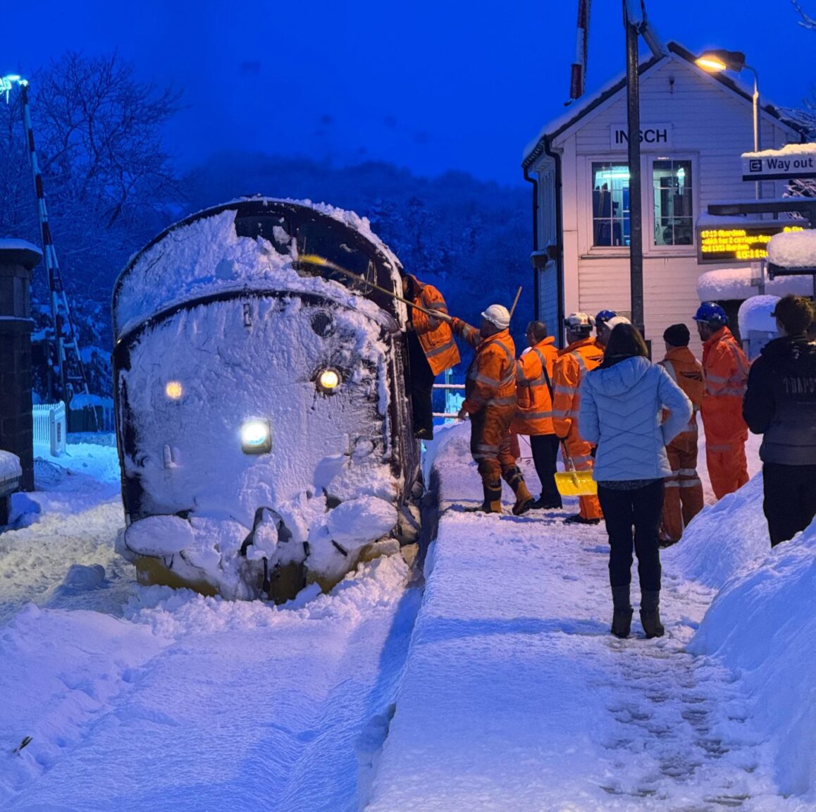 Insch station snow: Photos show huge efforts to reopen line
