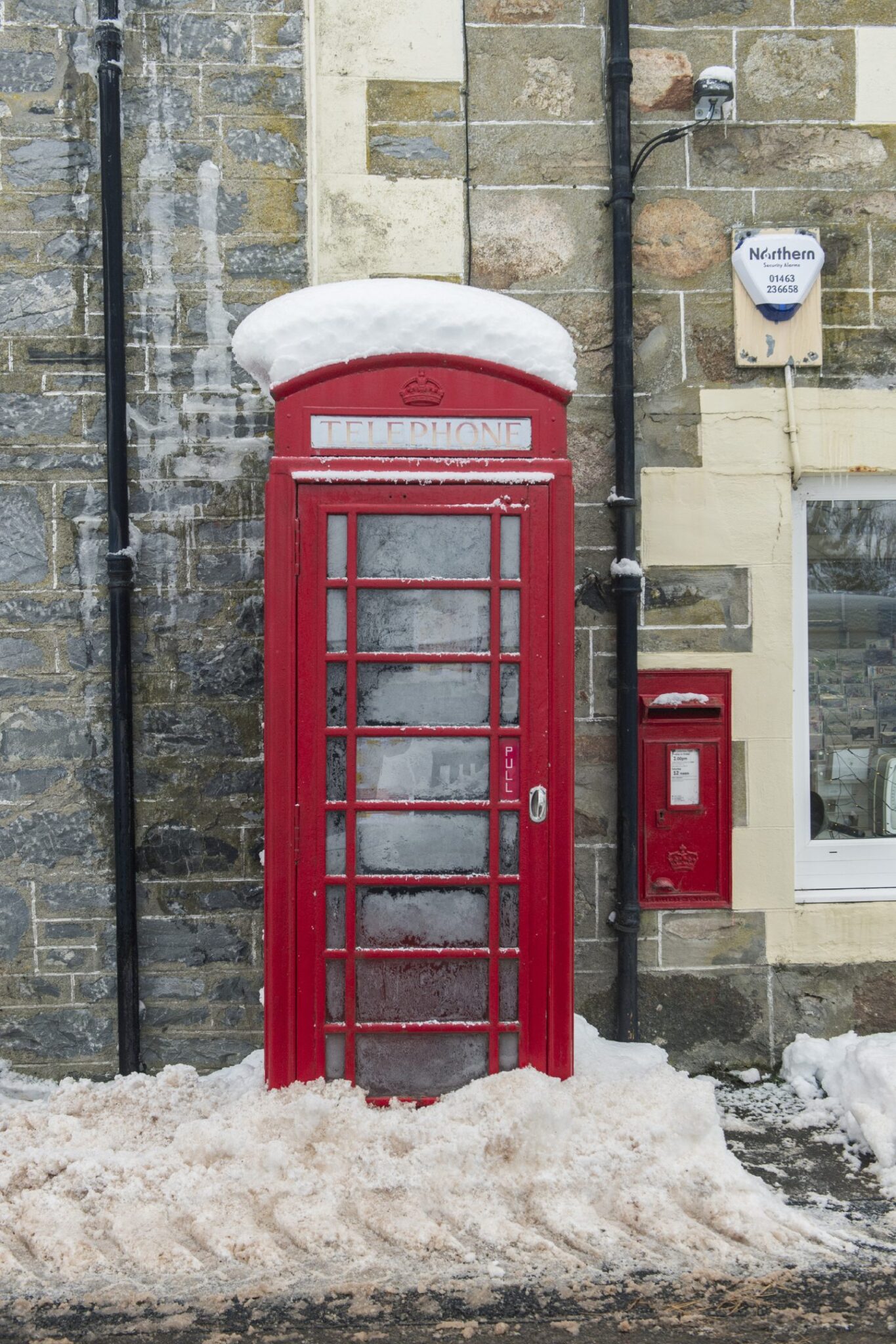 Tomintoul: Community step up to help those isolated by snow