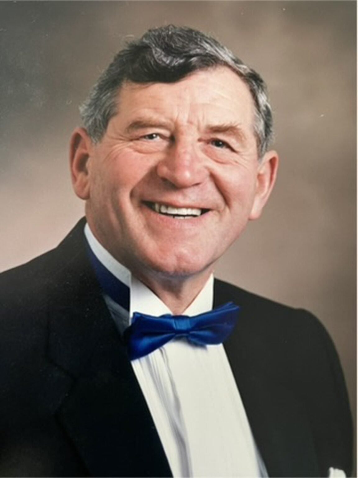 Popular Ellon vet, 'pig expert' and Rotarian, Ken Gill, dies age 89