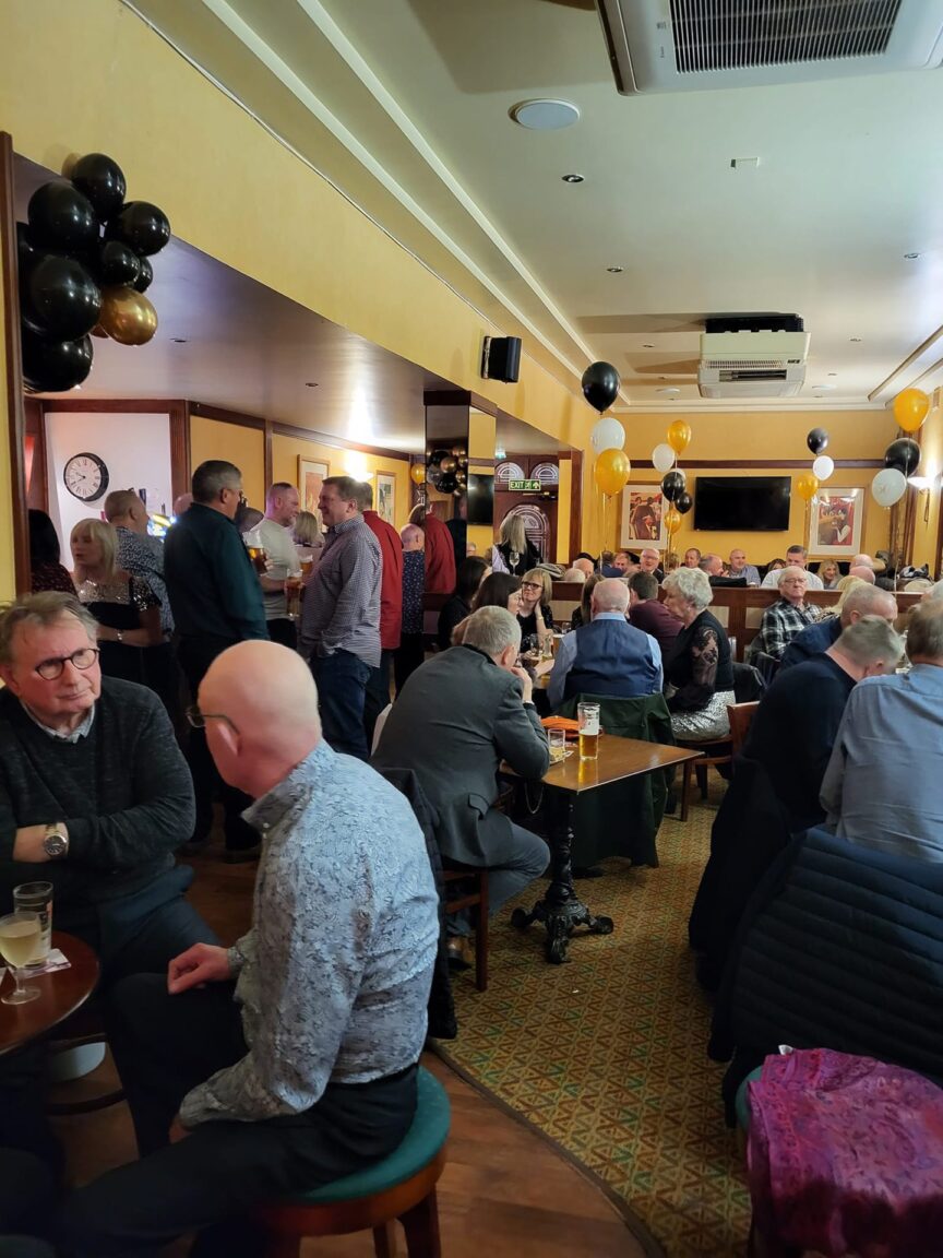 Nicola Williams: Tears as Aberdeen pub 'families' call last orders