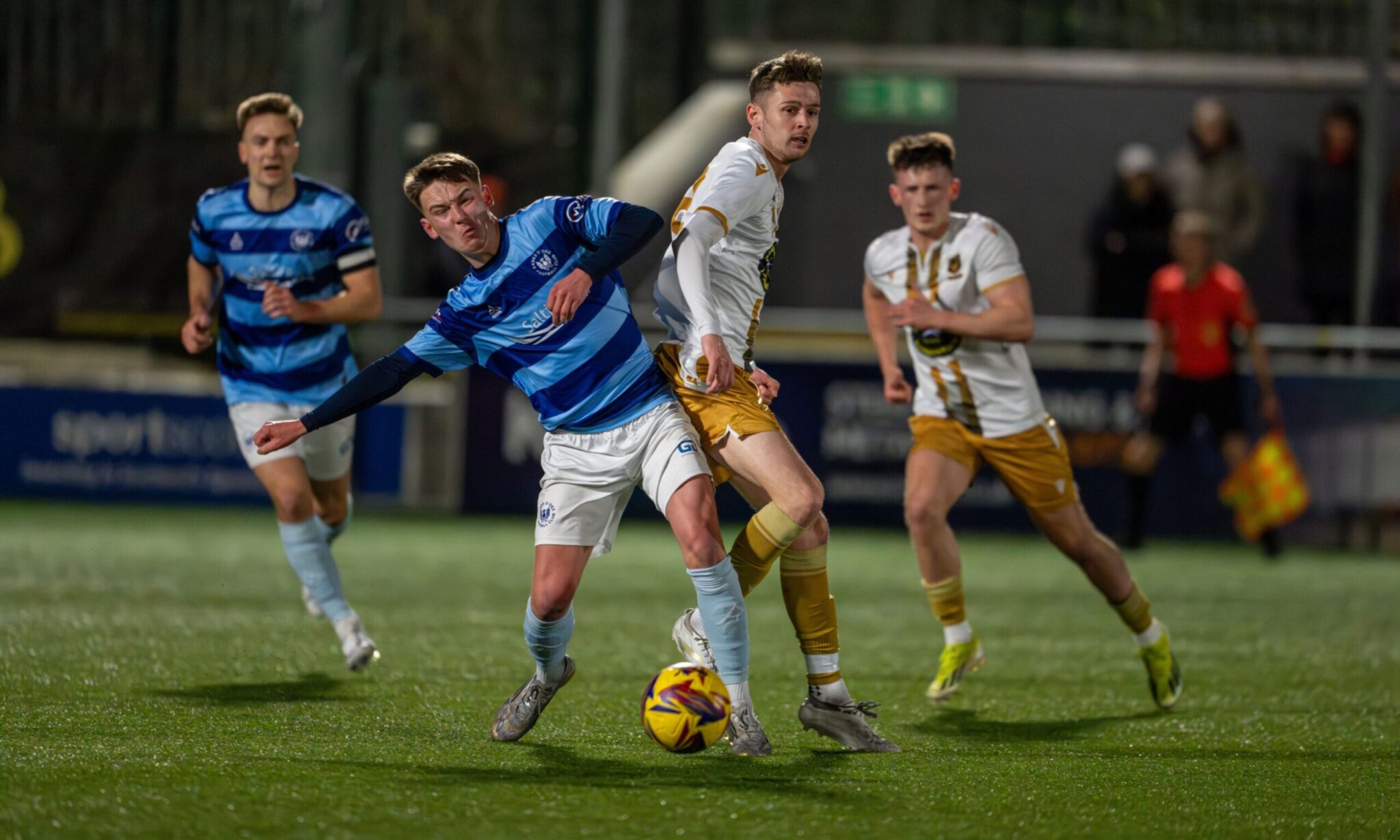 Highland League: Banks o' Dee edge past Huntly