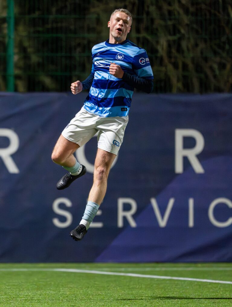 Highland League: Banks o' Dee edge past Huntly