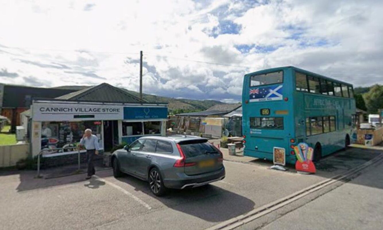 Cannich Stores: Blue bus to be replaced by new bar extension