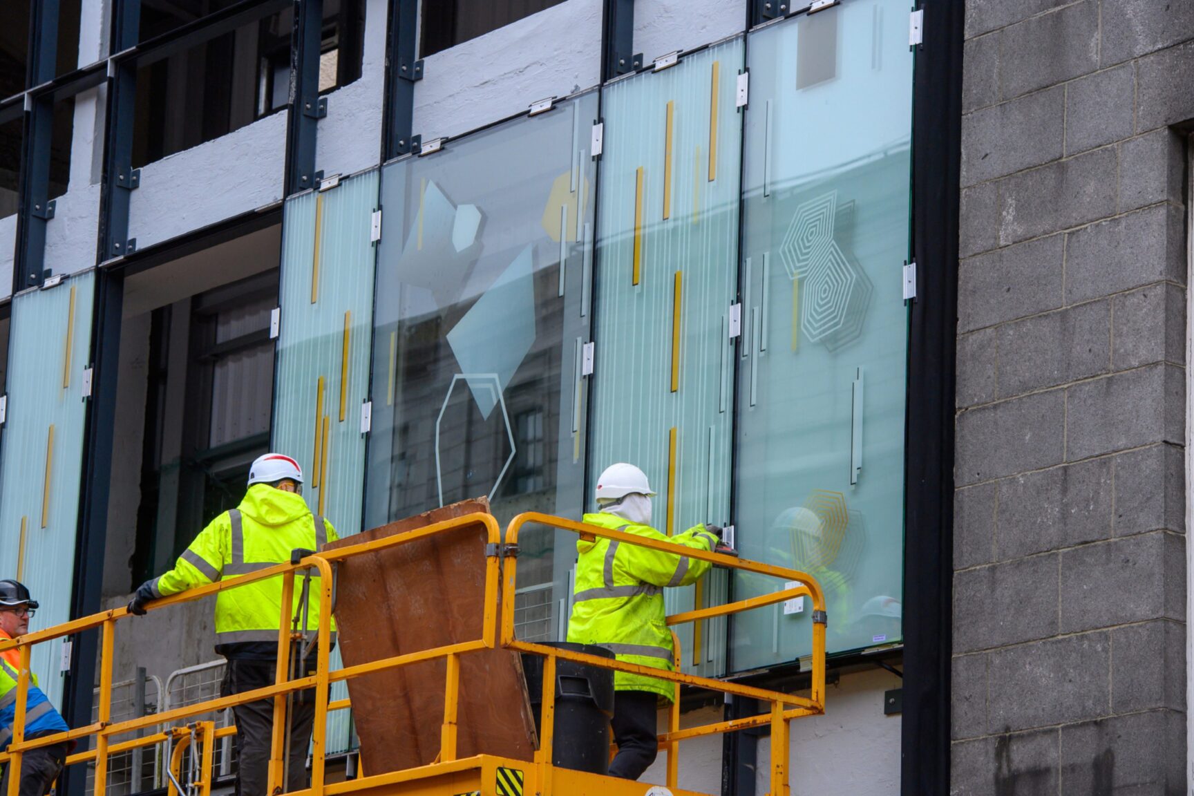 Aberdeen market: Finishing touches made to glass front