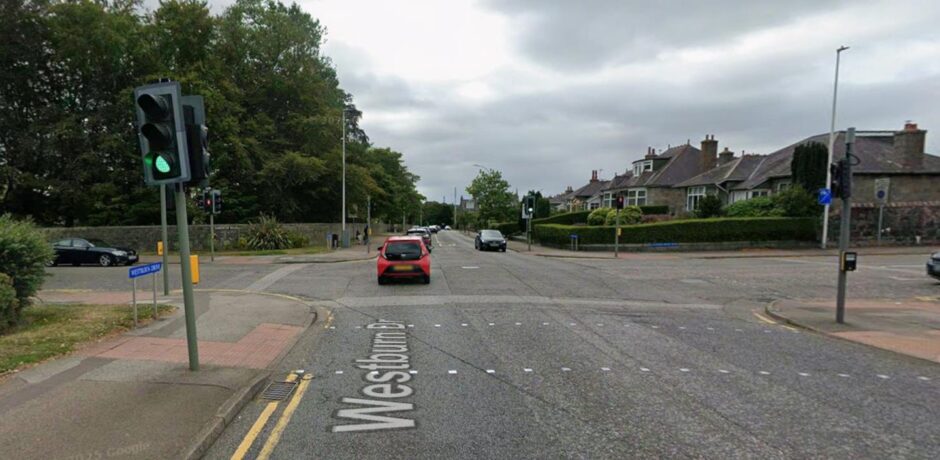 'Dutch' roundabout surrounded by bike lanes planned for west end