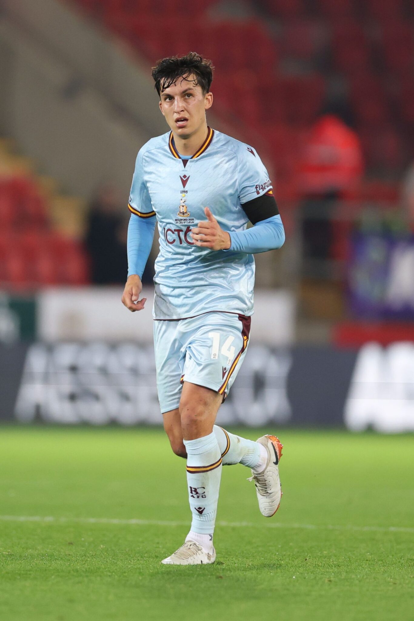 Expert on Aberdeen FC centre-back signing Tom McIntyre