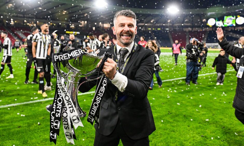 Aberdeen FC boss Stephen Robinson will opt for pragmatism