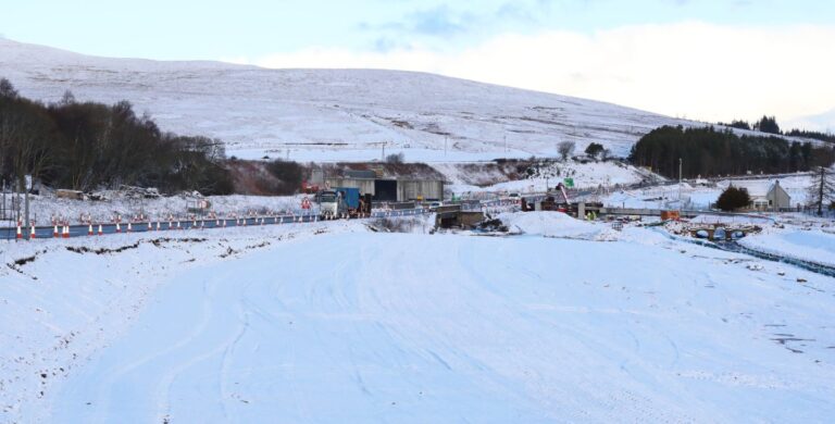 A9 partially closed after lorry crashes in snow near Dalnaspidal