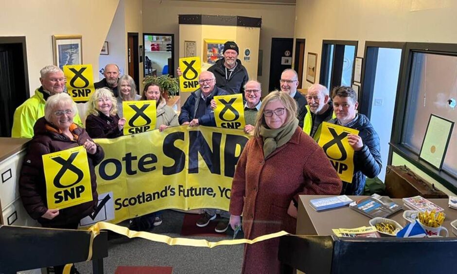 Police investigate after SNP election banners stolen in Oban