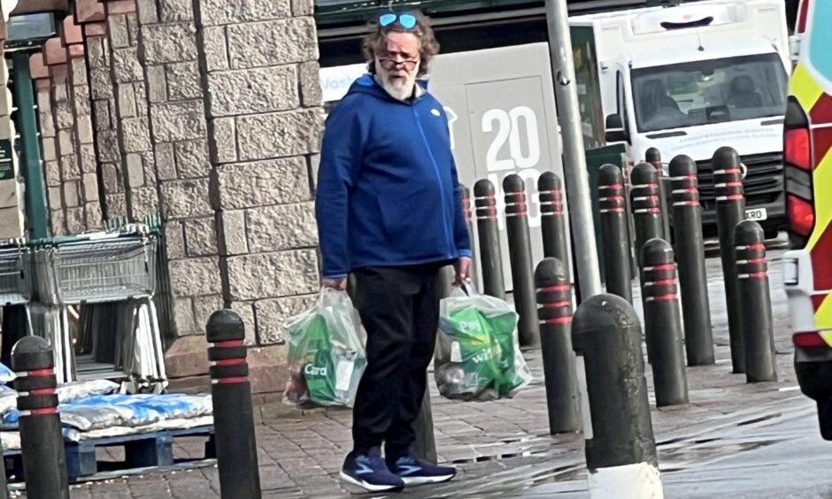 Russell Crowe spotted shopping at Fort William Morrisons