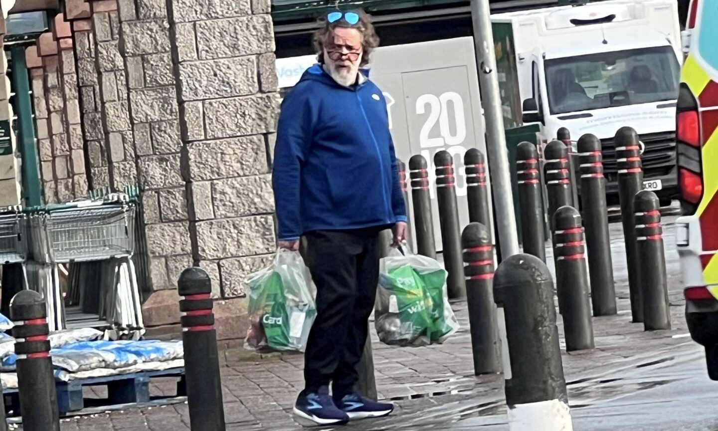 Russell Crowe spotted shopping at Fort William Morrisons