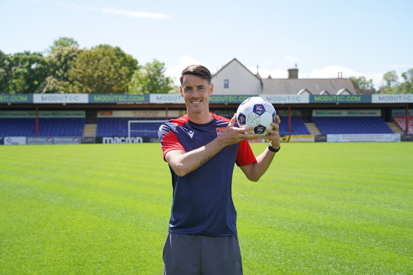 Ross County confirm signing of ex-Falkirk striker Brian Graham