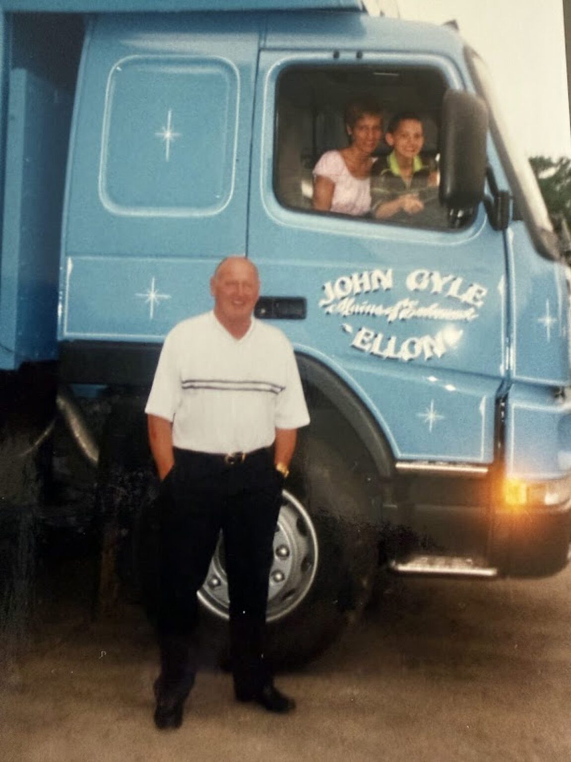 Tributes paid to lorry and Ellon Taxis driver Ian Thomson