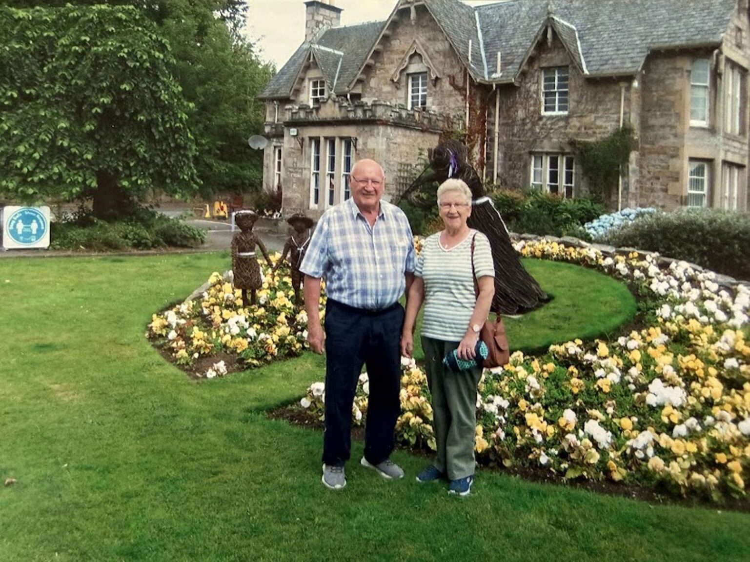 Tributes paid to lorry and Ellon Taxis driver Ian Thomson