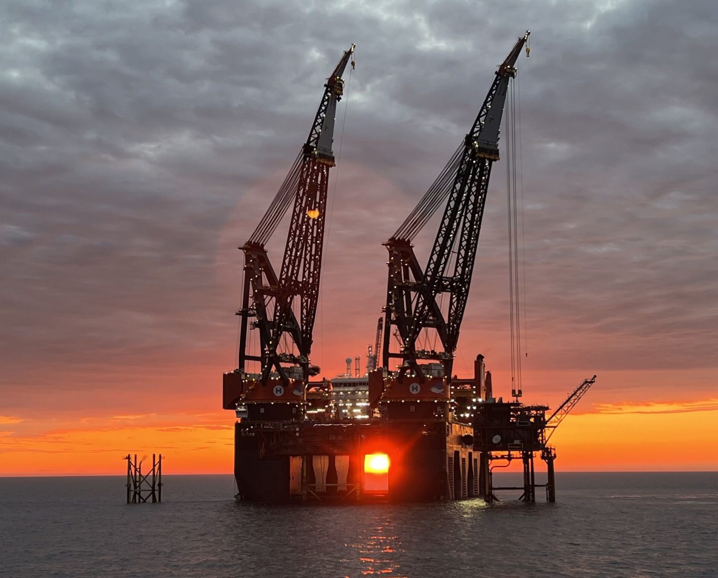Gallery: Heerema removes Harbour Energy Murdoch complex