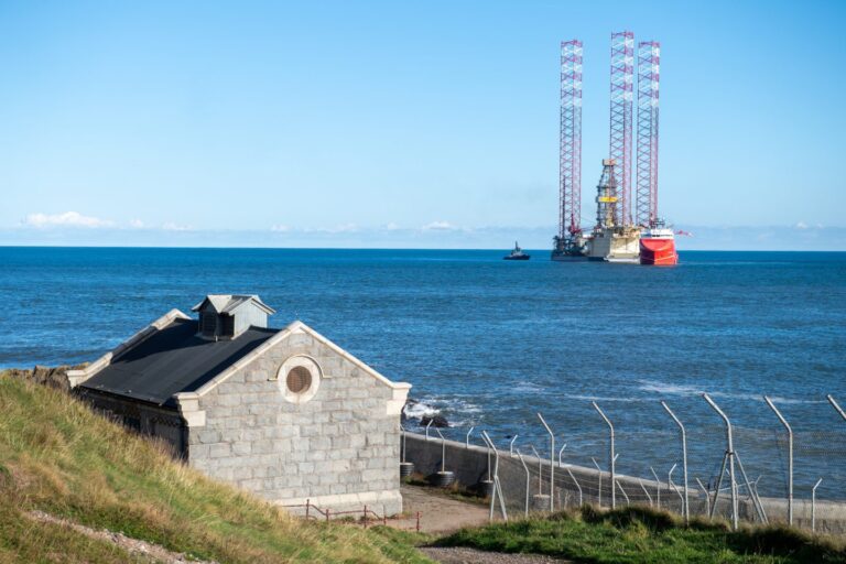 Aberdeen welcomes the Noble Intrepid jack-up rig