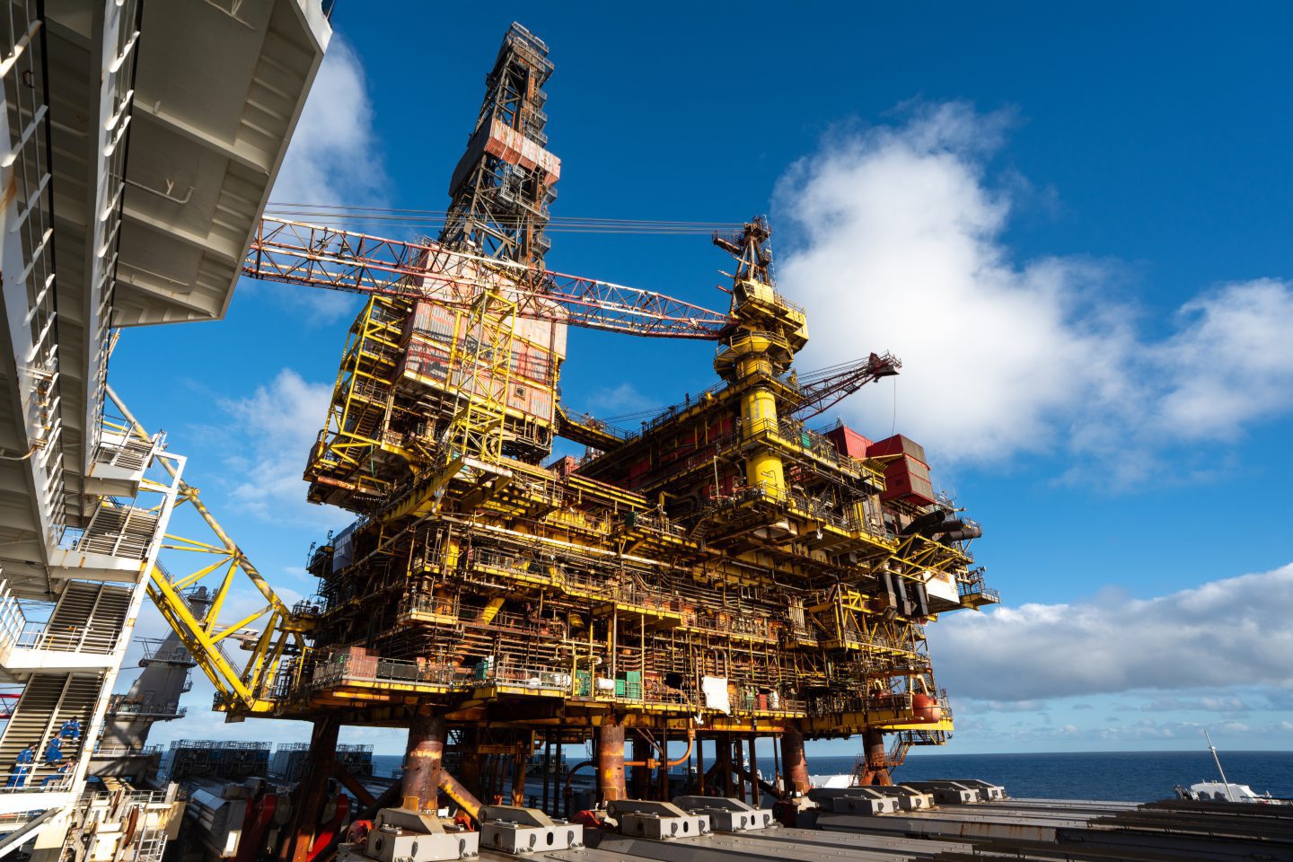 WATCH: Allseas lift TAQA's Eider Alpha topside from North Sea