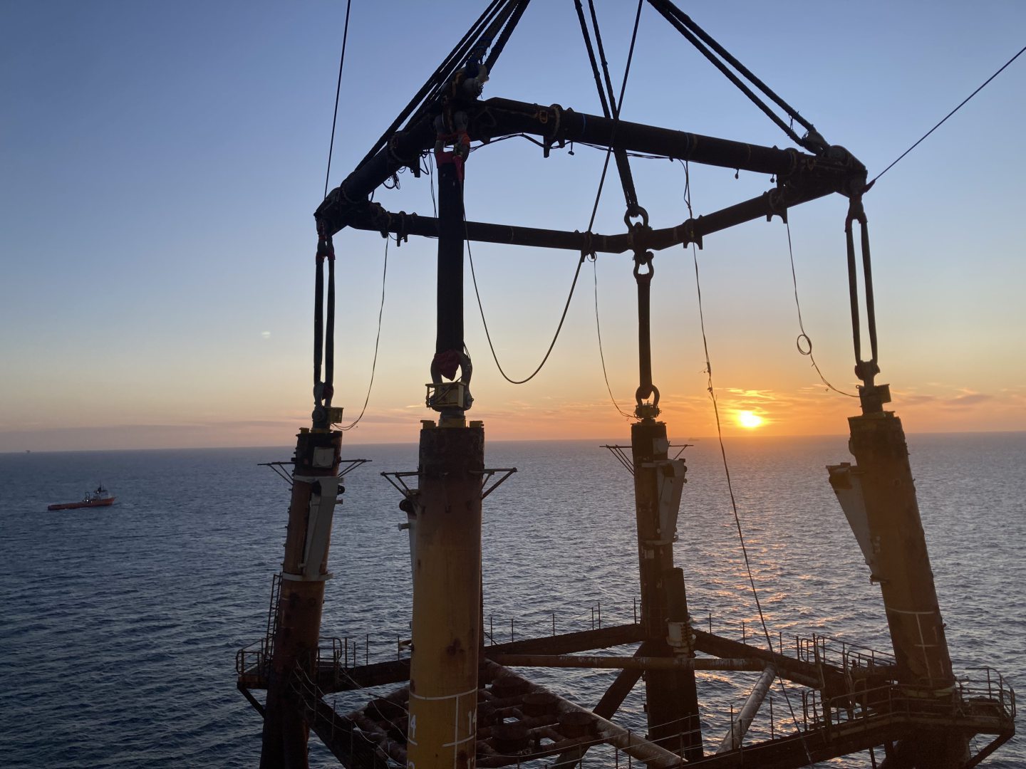 Perenco lifts Amethyst field jackets from the North Sea