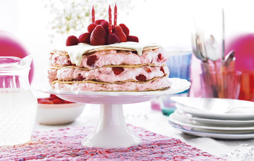 Coronation Cake - The People's Friend